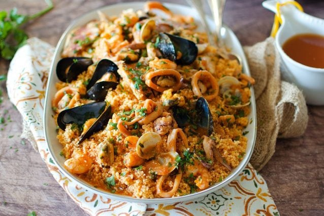 La storia del cous cous, il piatto che lega i popoli del Mediterraneo