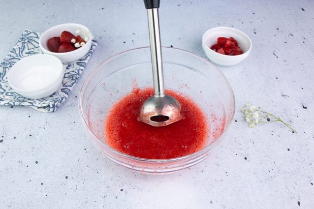 Fior di fragola fatti in casa: al ricetta dei gelati semplici e deliziosi