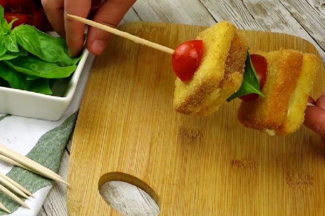 Spiedini di mozzarella in carrozza: la ricetta del finger food sfizioso ...