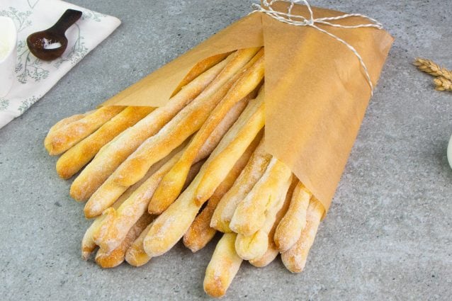 Grissini: la ricetta per prepararli in casa croccanti e friabili