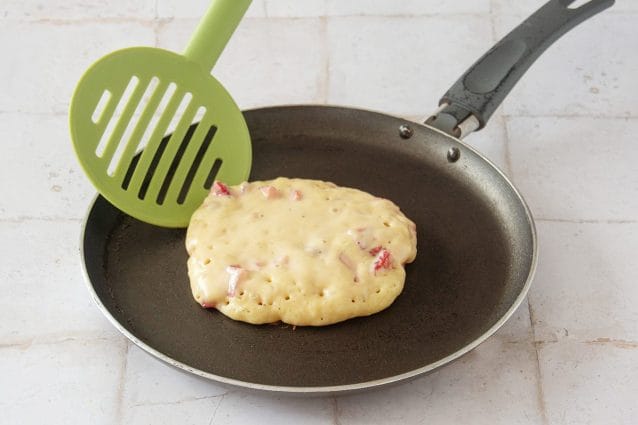Pancakes alle fragole: la ricetta per una colazione sana e deliziosa
