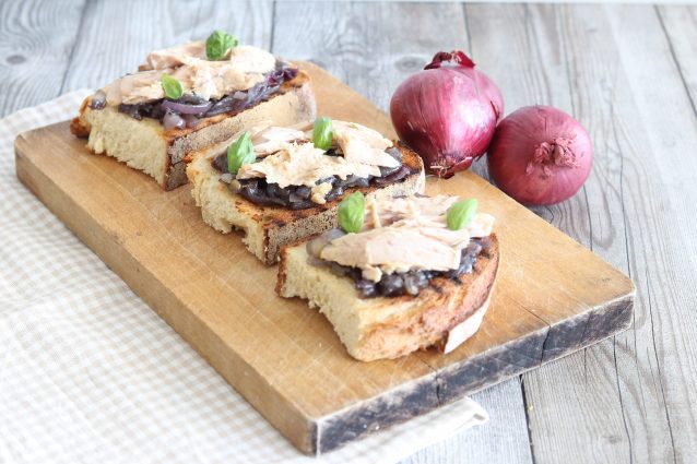 Bruschette estive: 10 ricette fresche e gustose