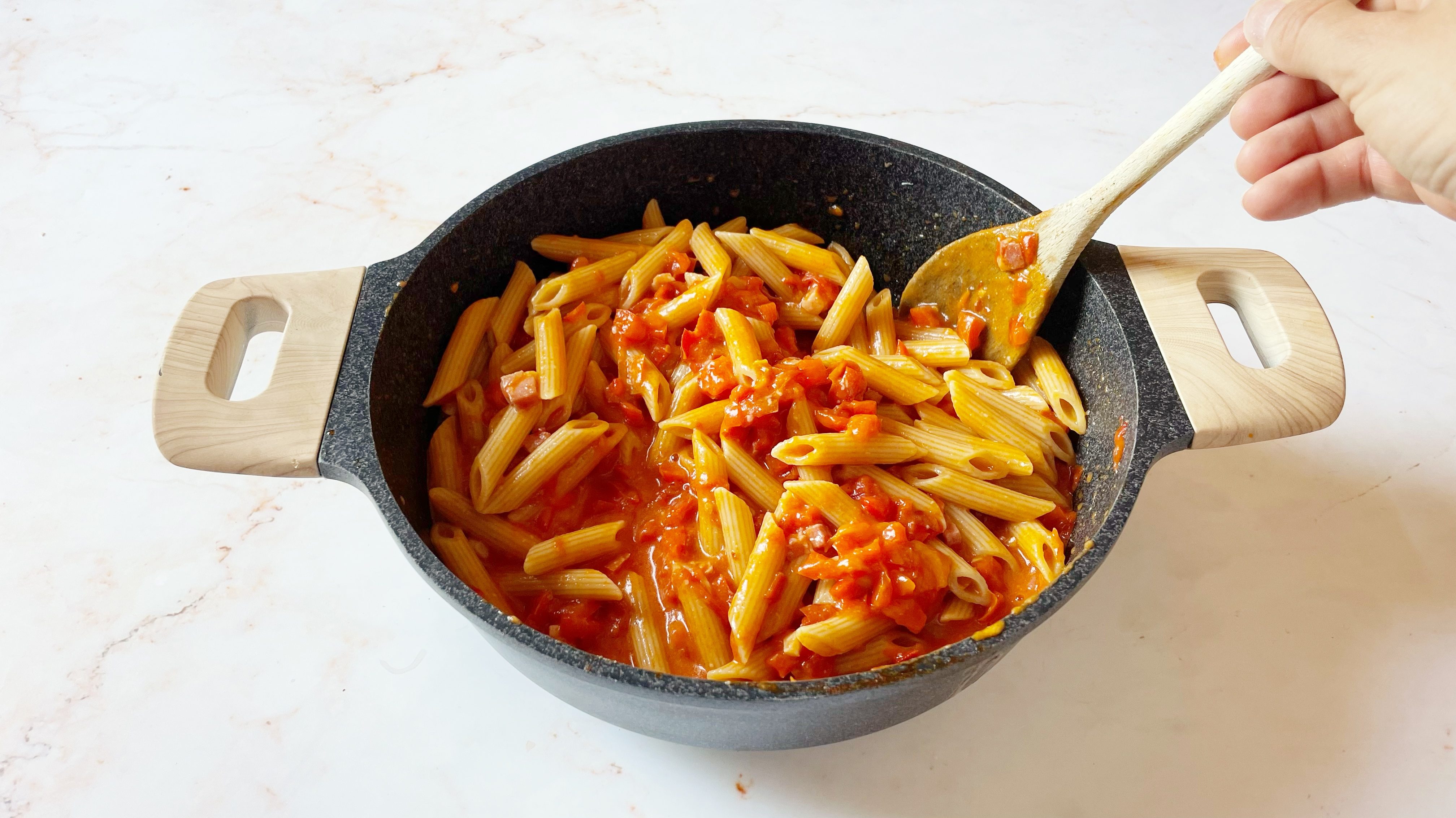 Pasta alle 7 P: la ricetta del primo piatto facile e veloce