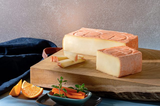 Taleggio dop: storia, produzione e usi in cucina del formaggio a crosta ...
