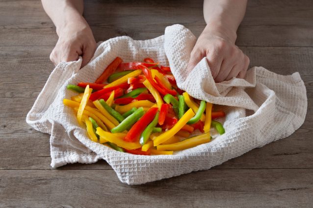 Peperoni alla scacchiata: la ricetta del contorno pugliese saporito