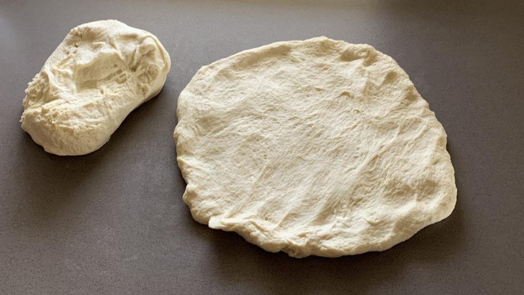 Scacciata catanese: la ricetta del rustico siciliano ripieno di ...