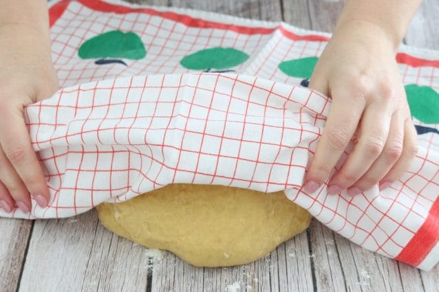 Guanti caleni: la ricetta dei dolci fritti di Carnevale tipici campani