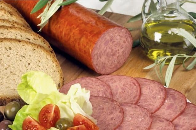 Cos'è la moose bologna: la mortadella d'alce tipica del Canada