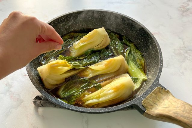 Pak choi in padella: la ricetta del contorno di cavolo cinese semplice ...