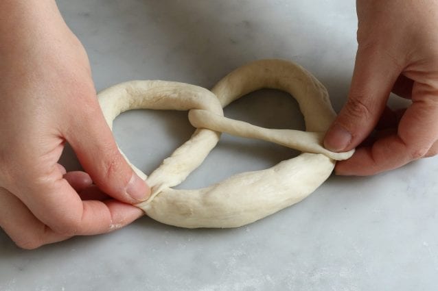 Pretzel: la ricetta del tipico pane tirolese intrecciato