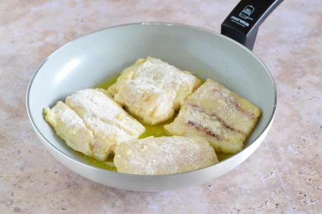 Merluzzo alla mugnaia: la ricetta del secondo di pesce veloce e delicato