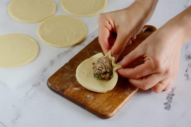 Pastieri ragusani: la ricetta delle tortine salate siciliane perfette ...