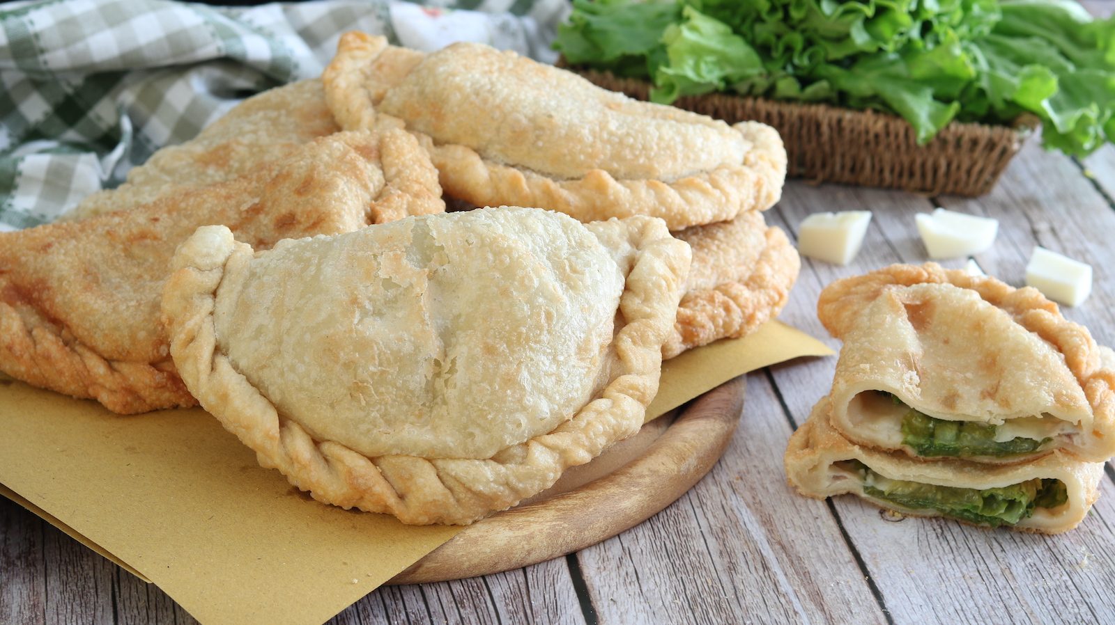 Pitoni messinesi: la ricetta dello street food siciliano croccante e ...