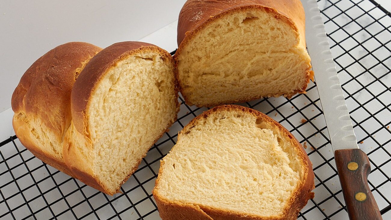 How to Make Perfect Fluffy Bread in Few Easy Steps