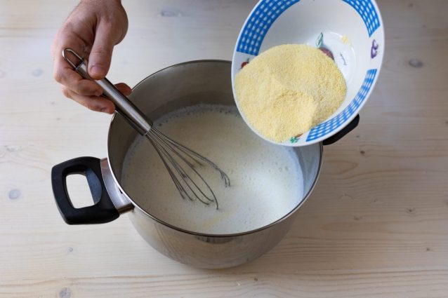 Chocolate Semolina Cake: the Italian recipe for the creamy and ...