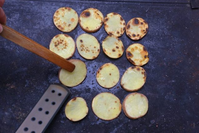 Grilled Piota Potatoes: the recipe for the typical Valtellina side dish
