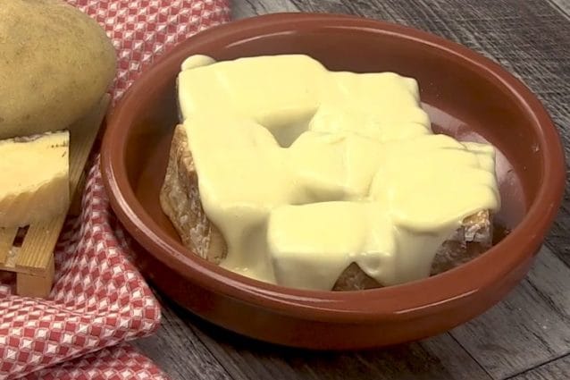 Potato Fondue: the easy and cheesy recipe everyone will love