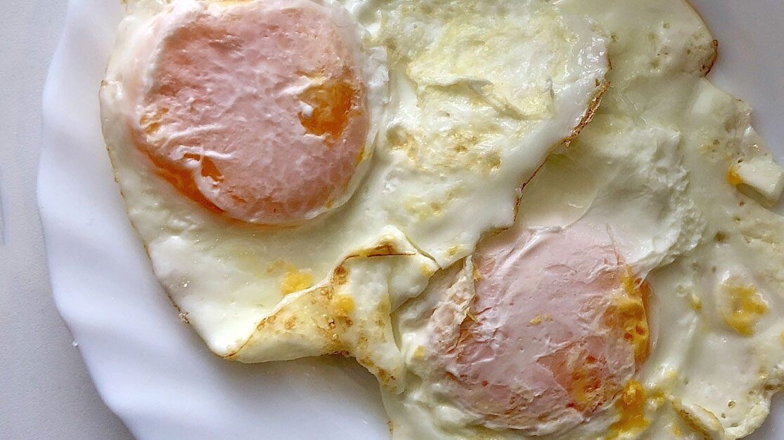 how to fry an egg easy over