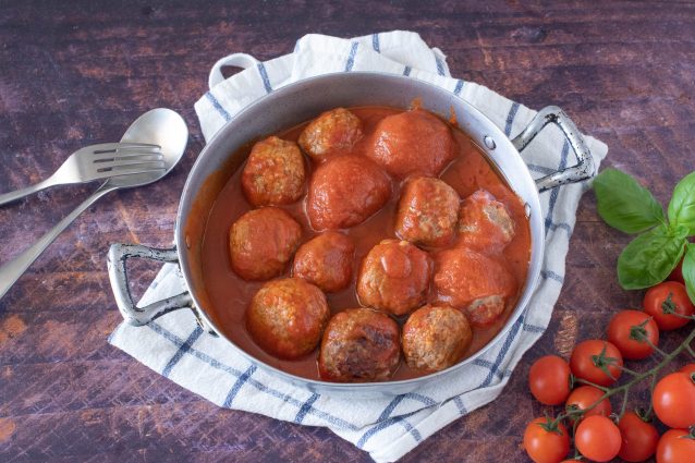 Meatballs with Tomato Sauce Recipe