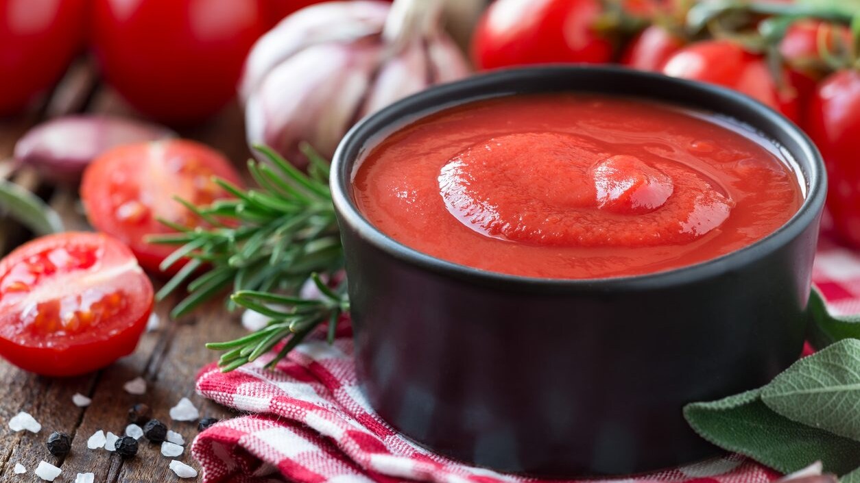 How to Store Tomato Passata: 3 Tips for Preserving Freshness