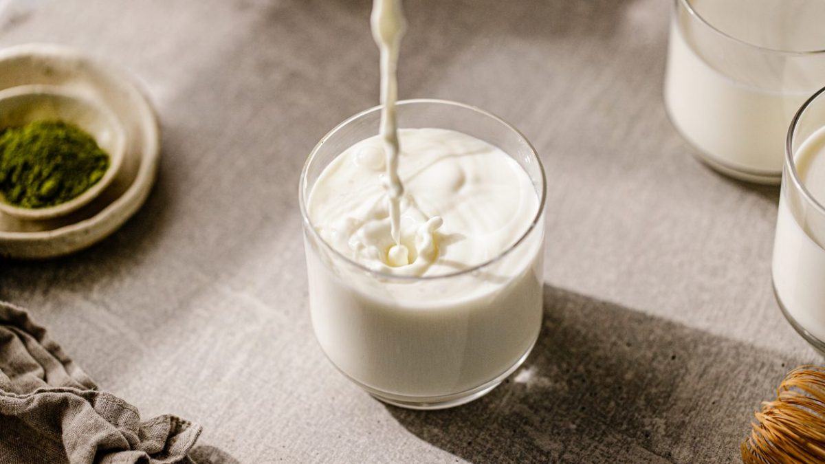 Raw Vs. Pasteurized Milk: Everything You Need to Know