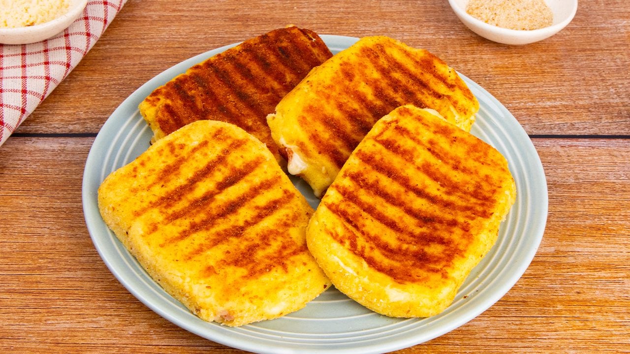 Crispy Potato Sandwich with Ham and Cheese