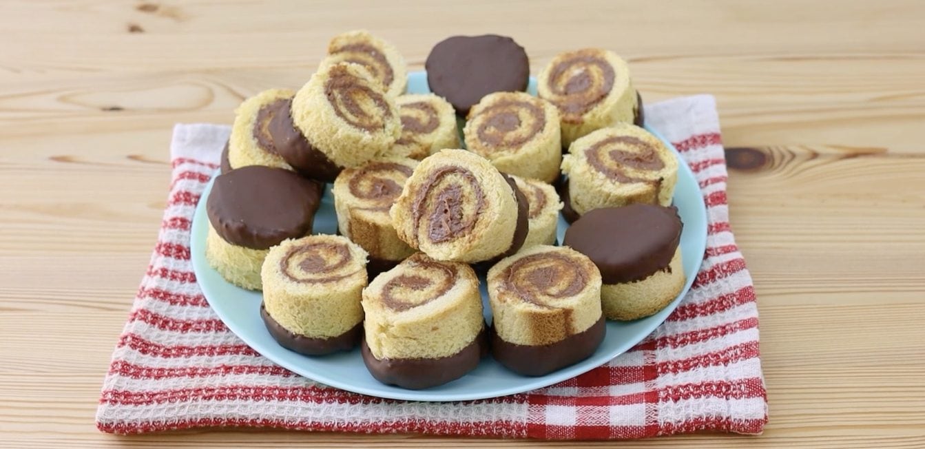 Pandoro Swirl Rolls: Bring these delicious treats to the table this ...