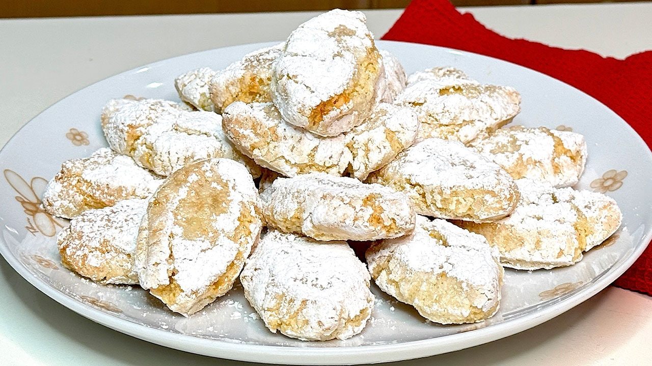 Italian Ricciarelli: Soft Almond Cookies with a Light, Citrusy Flavor