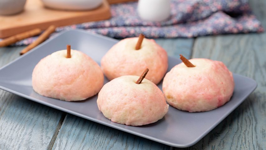 Apple-Shaped Steamed Buns