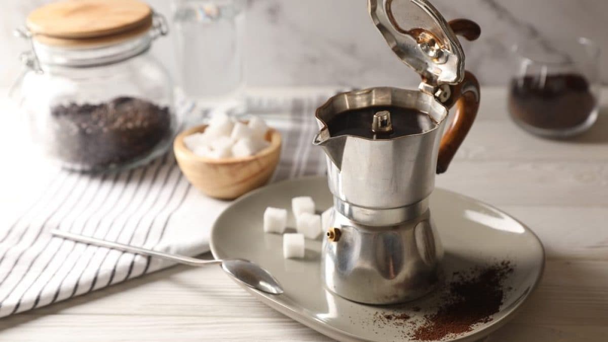 How Long Can You Leave Brewed Coffee Inside of The Moka Pot?