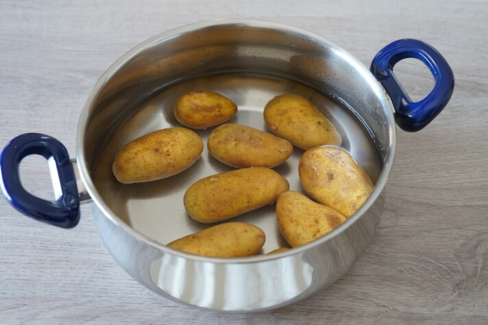 Should You Start With Hot or Cold Water When Boiling Food?