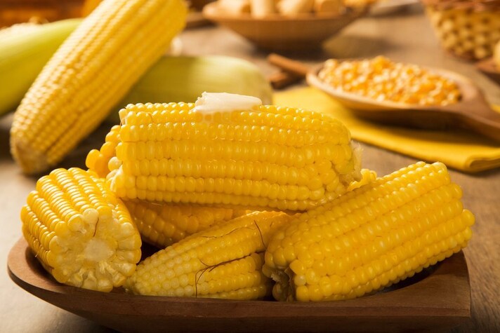 How to Microwave Corn on The Cob
