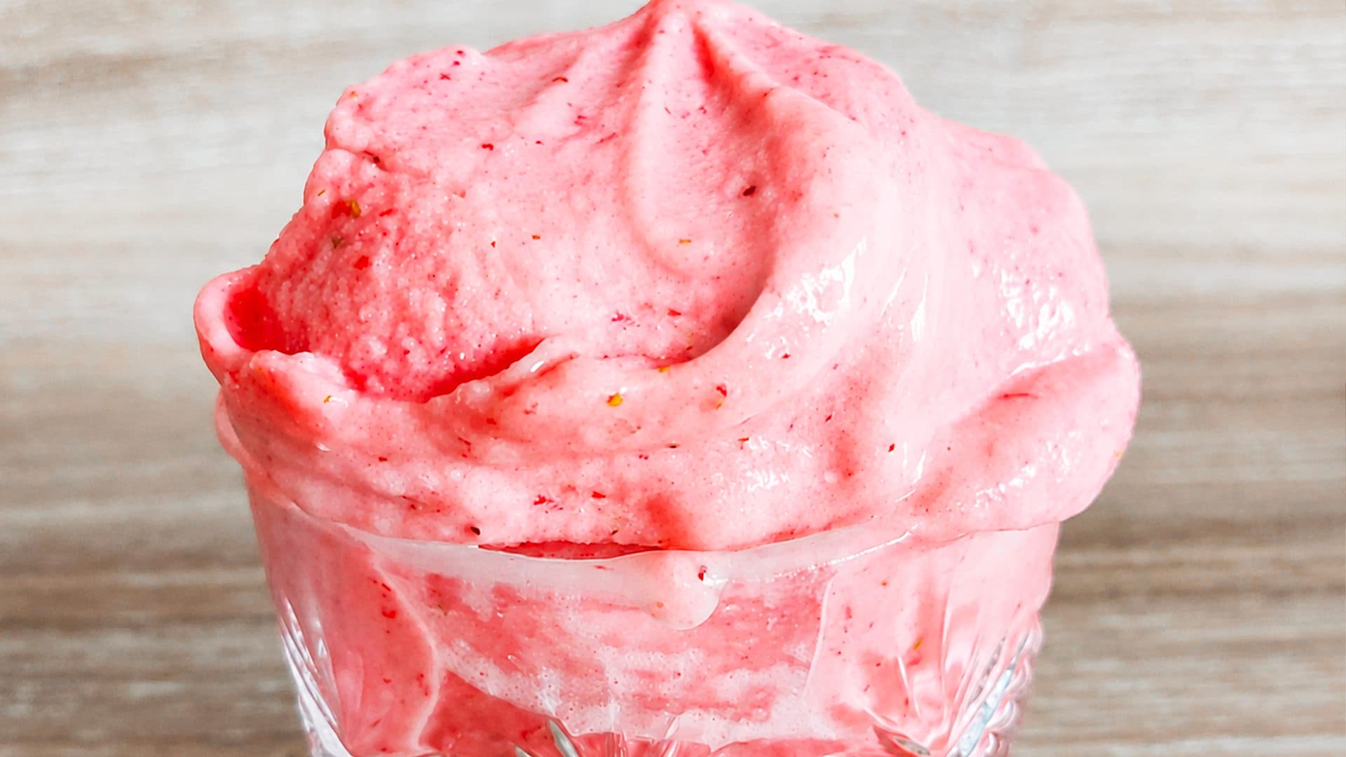 This Creamy Frozen Bowl Tastes Like Ice Cream but It’s Just Fruit