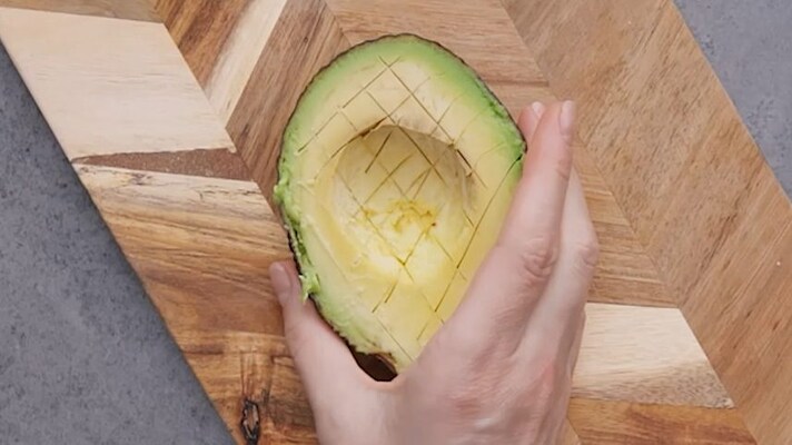 Oven-Baked Low Carbs Avocado Eggs
