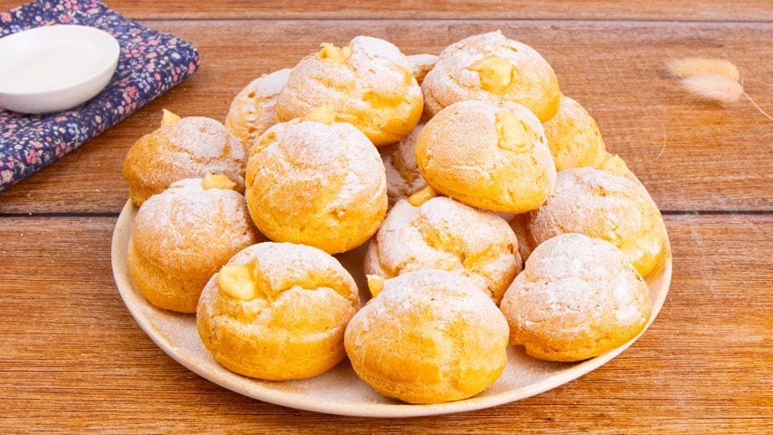 Custard Filled Cream Puffs